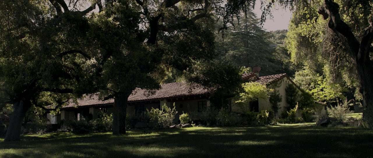 Static Movie Trailer - Suggesting Movie