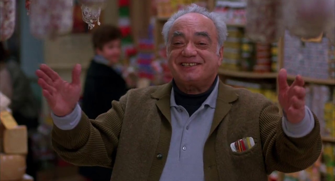 Moonstruck Movie Trailer - Suggesting Movie