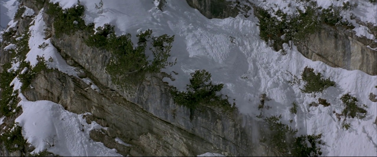 Cliffhanger Movie Trailer - Suggesting Movie